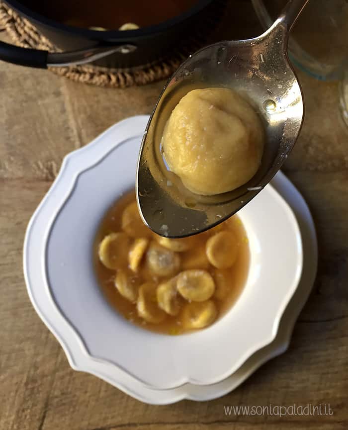 Anolini in brodo ricetta tipica Parma | Sonia Paladini | Parma